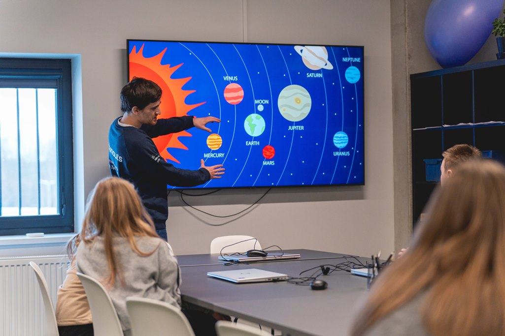 Space Discovery Centre - tours and workshops for schoolchildren